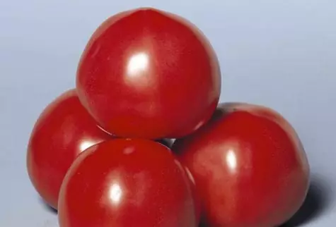 Utseende av tomater rosa solyushn