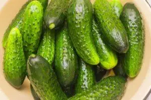 Top 7 simple and delicious recipes, how to sleep cucumbers in banks