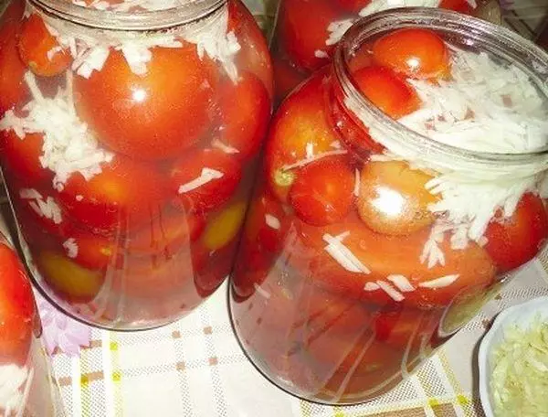 Tomatos gyda garlleg