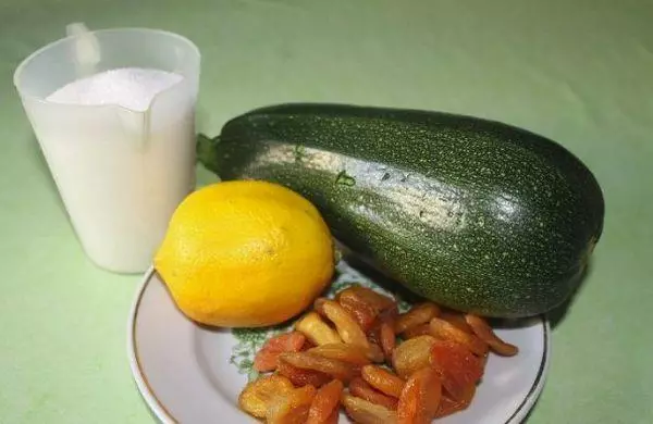 Zucchini med Kuragoy