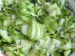 6 deilige oppskrifter syltet zucchini strips for vinteren