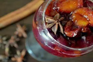 Stap-vir-stap resep vir die kook van jam van perskes en pruime vir die winter