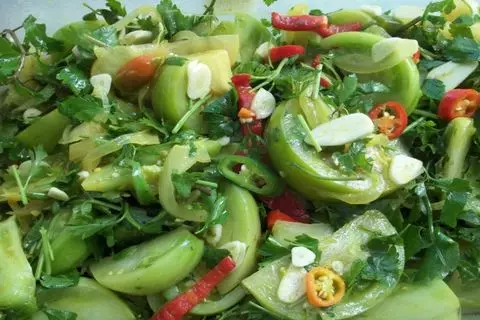 Tomates verdes sauced para o inverno de cozimento rápido: receitas com fotos