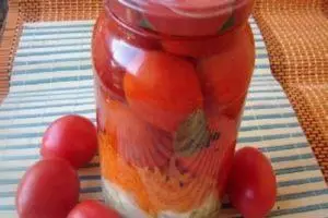 De bästa recepten av konserverade tomater med morötter för vintern