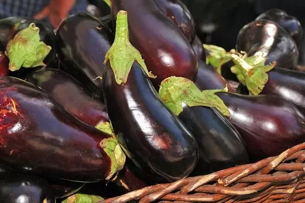 Eggplant í körfu