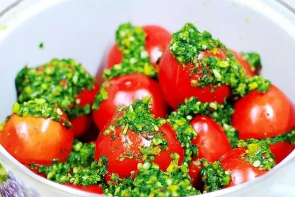 Zelení na paradajkách