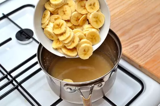 Bananer i en kasserolle