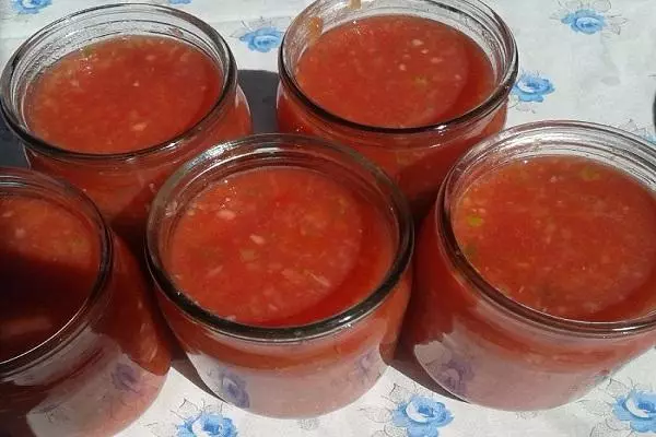 Adzhika de tomate