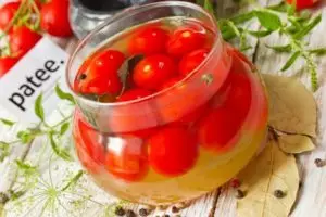Top 10 ízletes pácolt receptek cseresznye paradicsom a téli tartós ujjak számára