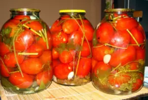 Resept foar Canning Tomato mei frambooksblêden foar winter yn banken