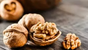 Useful and therapeutic properties of walnuts for the body, contraindications