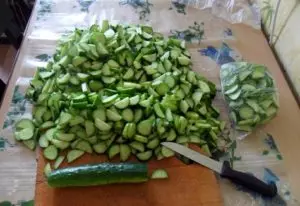 How to freeze cucumbers for the winter with fresh