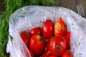 5 dakika içinde bir pakette düşük başlı domateslerin hızlı hazırlanması için hızlı adım adım tarifler
