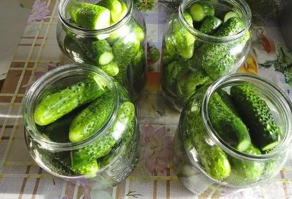 Marining cucumbers