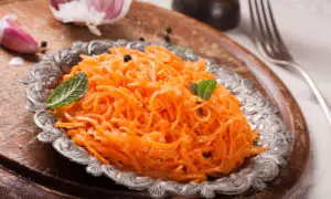 Receptes per a marinacions de pastanagues a coreà per a l'hivern a casa