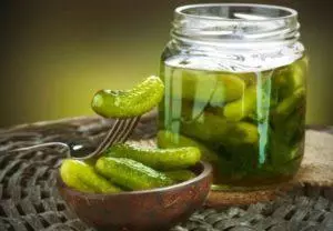 Wêrom Saline-komkommers sêft wurde en hoe't jo it probleem foarkomme