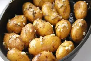 3 bästa receptet för att göra marinerade potatis för vintern
