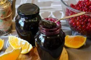 9 enkle matlagingskrifter fra sorte currant bær for vinteren