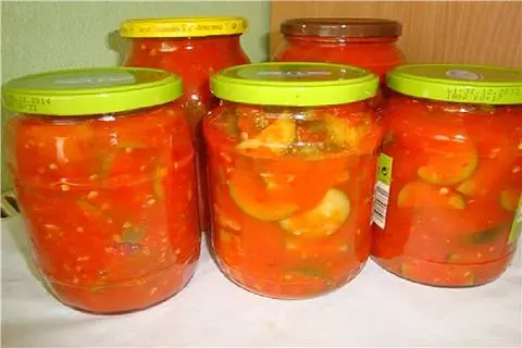 Zucchini a cikin Tomate