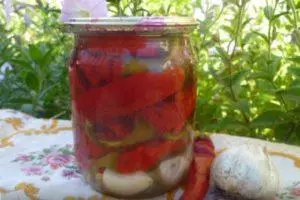Top 10 des recettes simples pour faire des poivrons chauds marinés pour l'hiver