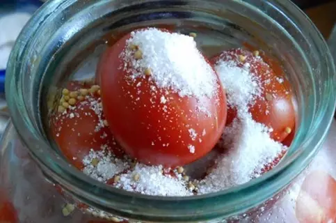 Pomidorų su citrinų rūgštimi procesas