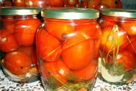 Tomater på bulgarsk i banker