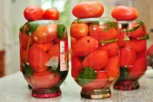 Recept na výrobu marinovaných paradajok s čerešňovým listom na zimu