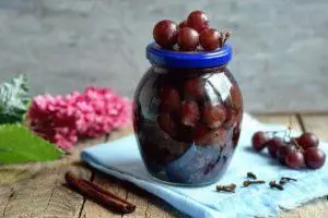 Top 13 jednoduchých receptů pro výrobu marinovaných hroznů na zimu
