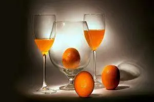 6 einfache Rezepte zum Kochen von Orangenwein zu Hause