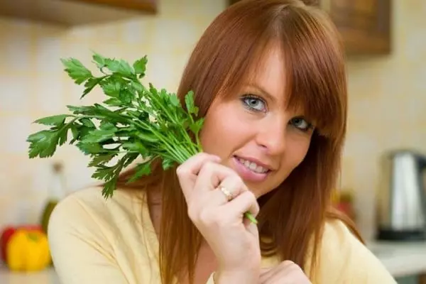 ကိုယ်ဝန်ဆောင်အမျိုးသမီးများအတွက် parsley