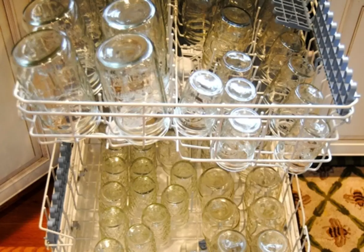 Стерилизација на конзерви во машина за миење садови