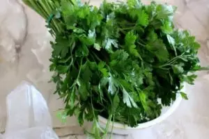 How to keep parsley for the winter at home