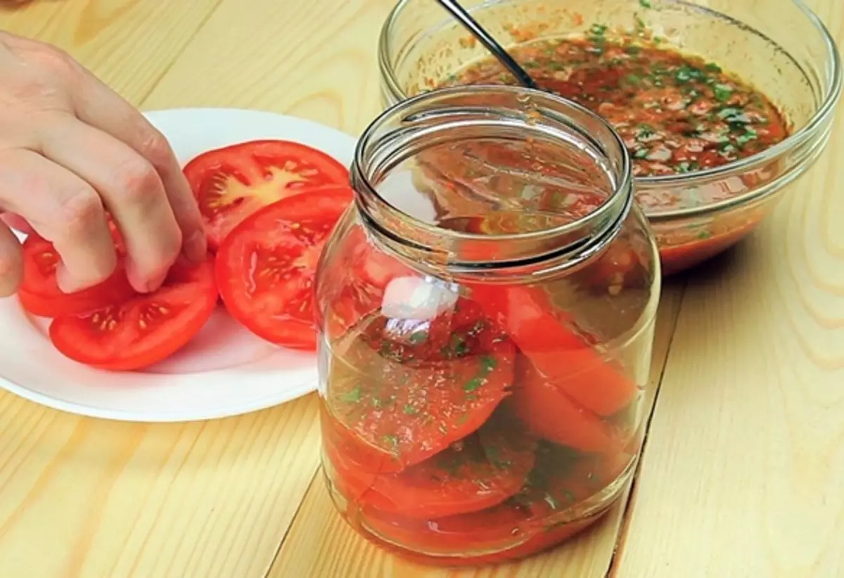 عملية إعداد الطماطم الكورية