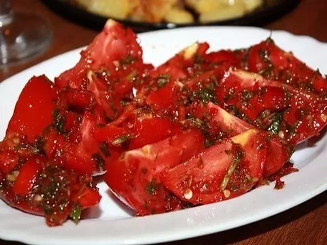 Dish coreano de tomate