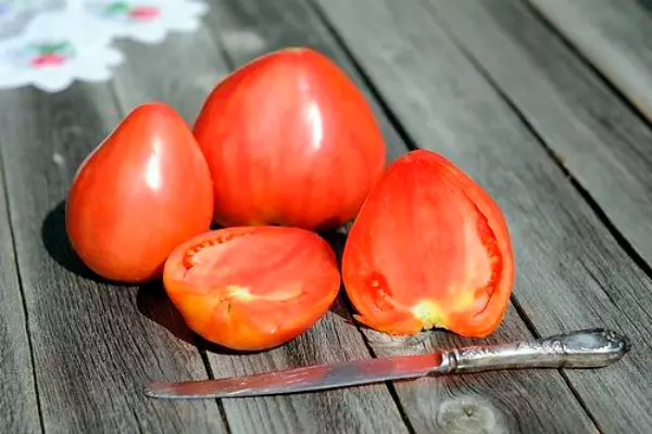 томат в розрізі