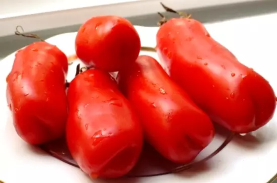 Ifarahan ti tomati auria