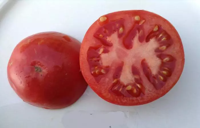 Tomato Moskvich mune mamiriro