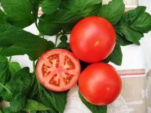 ٹماٹر ٹولسٹو کی خصوصیت اور وضاحت، اس کی پیداوار اور پودے
