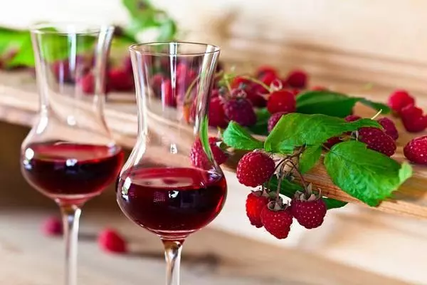 रास्पबेरी वाइन: कसरी घर मा, 1 15 सरल चरण-चरण रेसिपीहरू