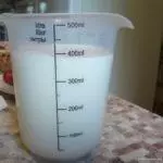 Densitatea laptelui: de la care depinde tabelul de indicatori în kg m3, cum să crească 3038_1