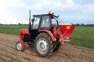 Manual, arrastados, montados e outros dispersos de fertilizantes minerais e orgânicos