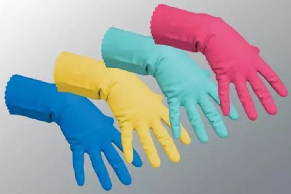 Protective gloves