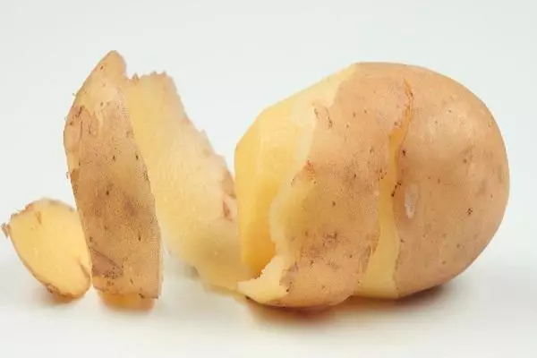 Peelings kentang.