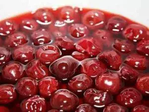 Iresiphi ephezulu engu-4 elula yokwenza i-marinated cherry ebusika