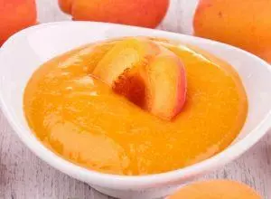 6 resep lezat teratas untuk saus memasak dari aprikot untuk musim dingin