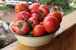 Како да го одберете најдобриот од домати за солење и зачувување