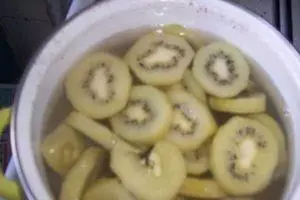 4 Resep langkah-langkah-langkah kanggo masak compote saka kiwi kanggo mangsa
