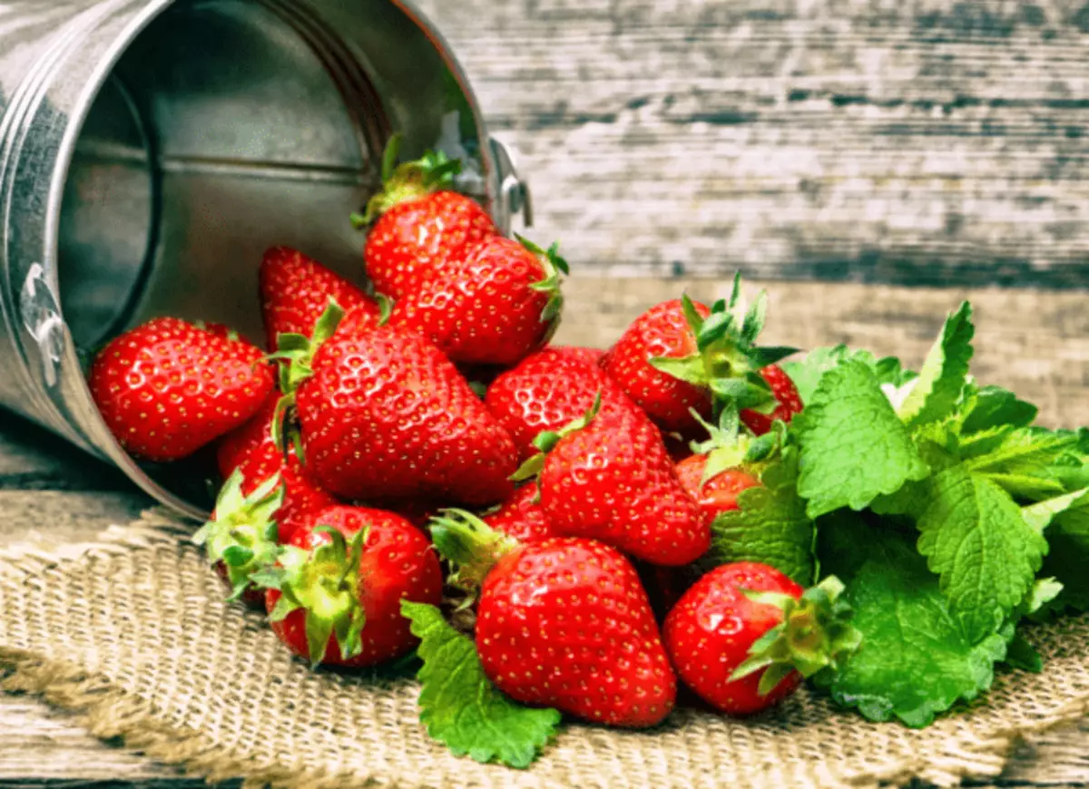 Strawberries nziza kuri 2021