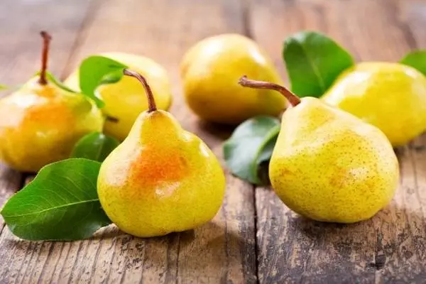 தோட்டத்தில் Pears.