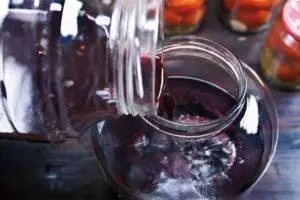 Las mejores recetas, cómo hacer vino de las uvas amargas en casa.